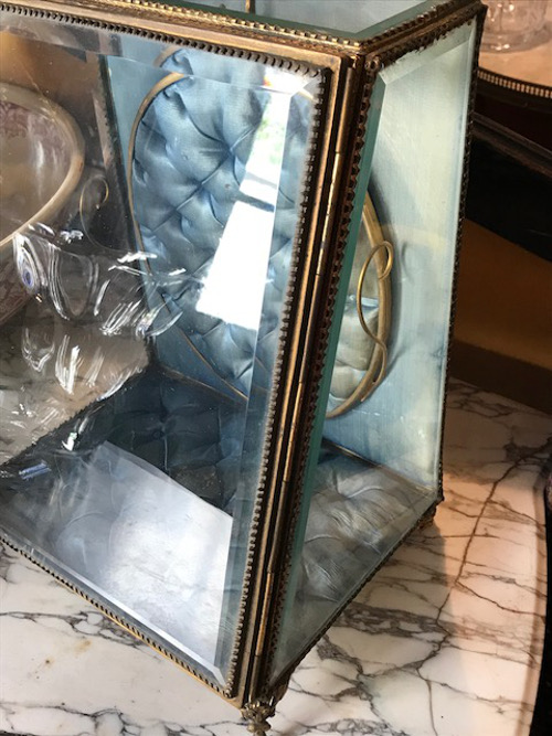 A4922 Stunning Antique Frenc Glass Casket