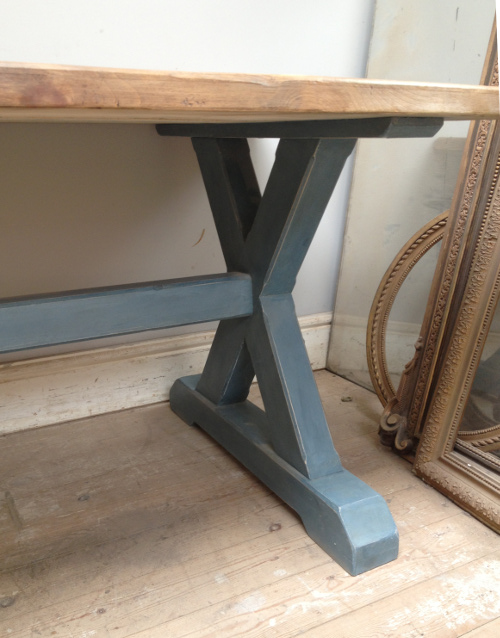 ID3833 X Frame Farmhouse Style Table