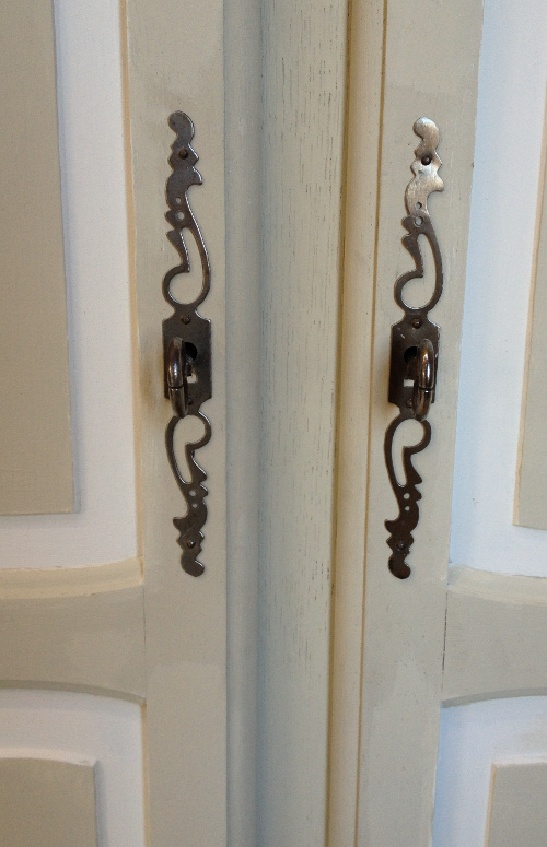 IF3553 PETITE DOUBLE DOOR FRENCH PROVENCAL STYLE ARMOIRE